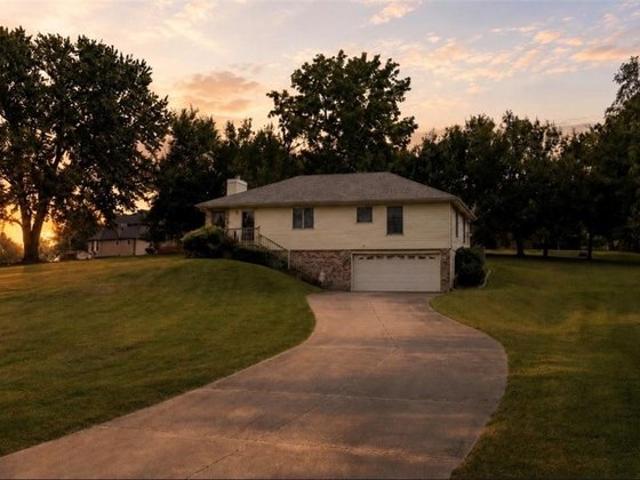 13470 Brookwood Way, Saint Joseph, MO 64505