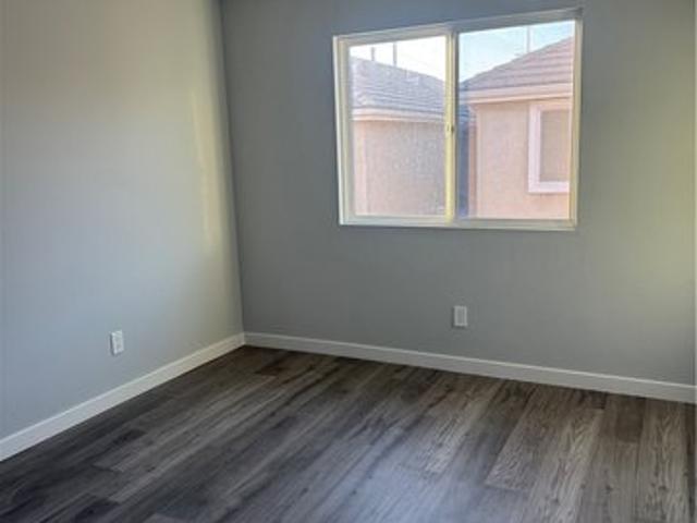 13470 Sunny Palms Ln, Sylmar, CA 91342