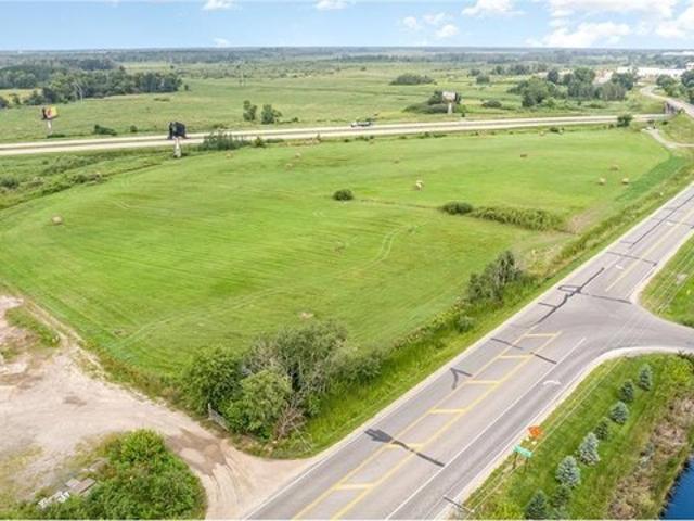 13472 W Freeway Dr, Columbus, MN 55038