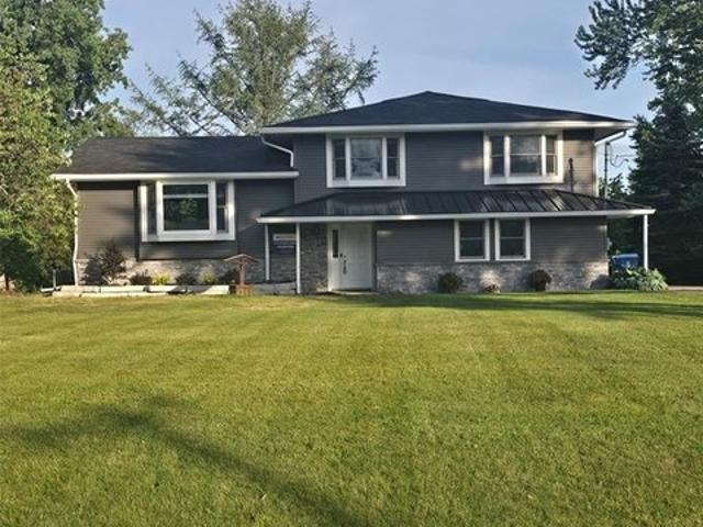 13477 S Horrell Rd, Fenton, MI 48430