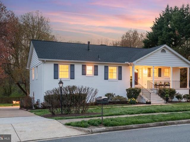 1347 Macbeth St, McLean, VA 22102
