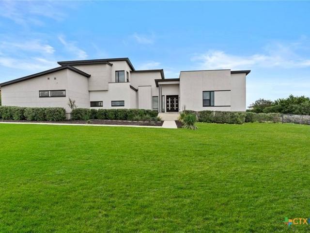 1347 Bordeaux Ln, New Braunfels, TX 78132