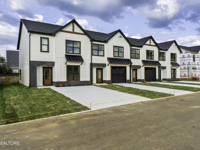 1347 Grace Ridge Dr, Sevierville, TN 37862