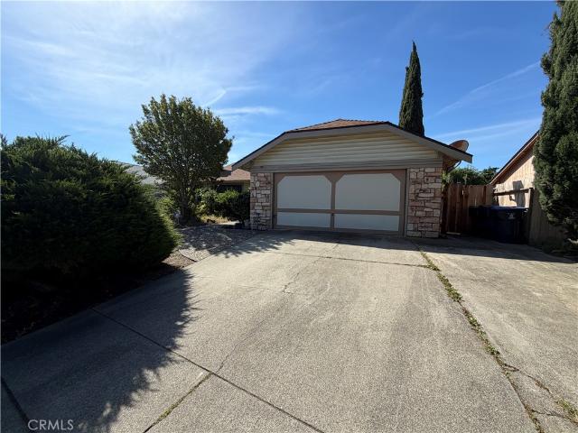 1347 Lois Ln, Suisun City, CA 94585 | MLS #SR26094 | Compass