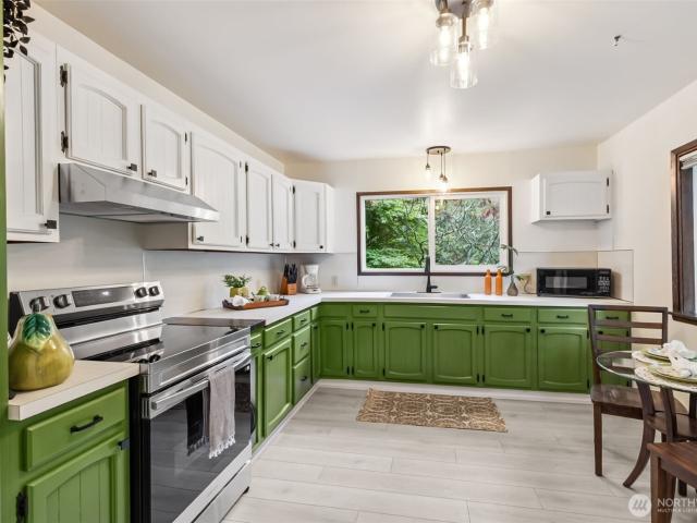 1347 Pear St NE, Olympia, WA 98506 | MLS #2505