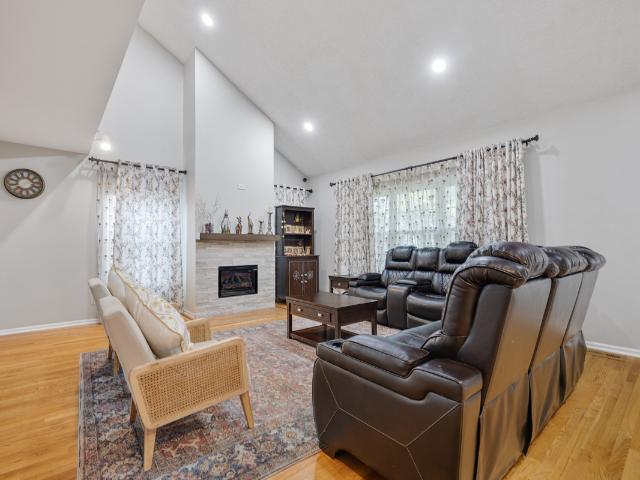 1347 Rose Boulevard