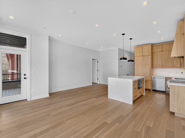1347 W Grand Avenue # 2N