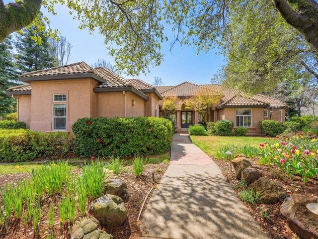 13482 Tierra Heights Rd, Redding, CA 96003