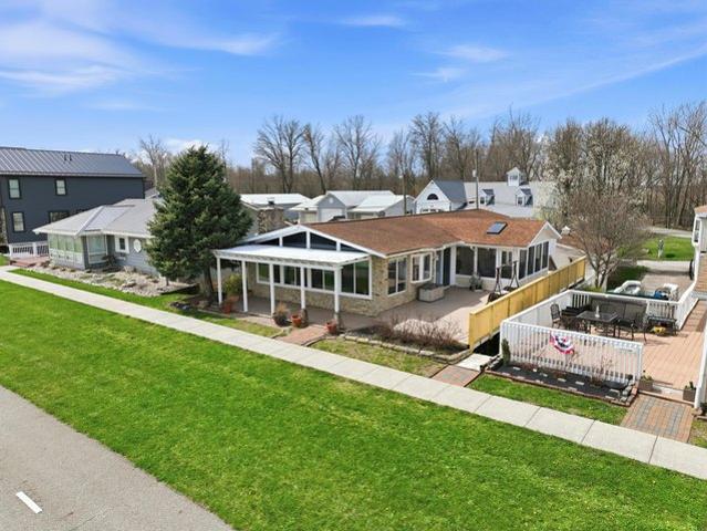 13482 W Bank Dr NE, Millersport, OH 43046