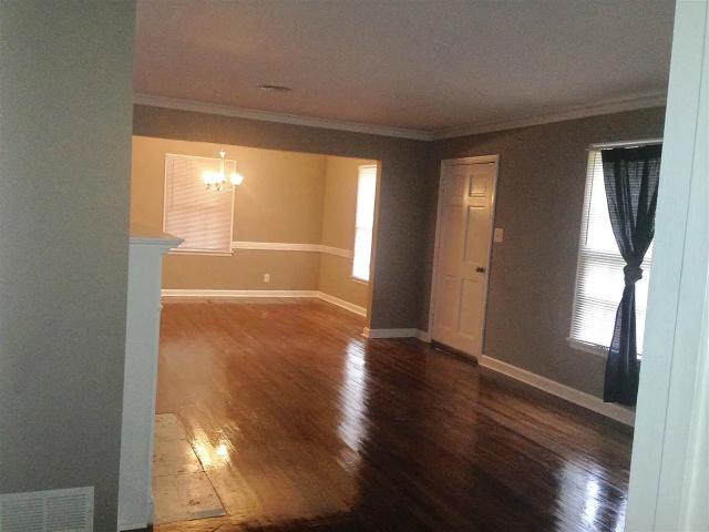 1348 Oakwood Dr