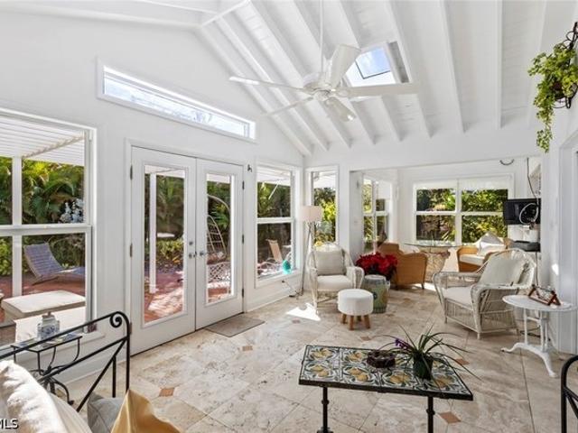 1348 Alcazar Ave, Fort Myers, FL 33901
