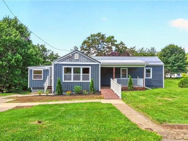 1348 Chestnut St, Monaca, PA 15061