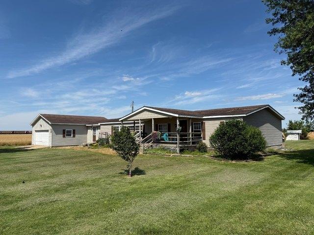 1348 County Road 1350 N, Carmi, IL 62821