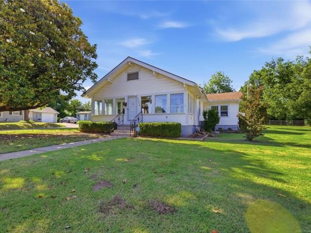 1348 E McKinley Ave, Sapulpa, OK 74066