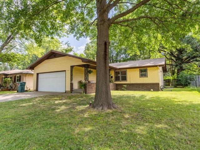 1348 S Arcadia Ave, Springfield, MO 65804
