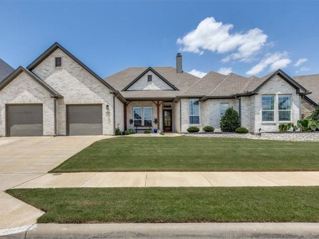 1348 Silent Springs Dr, Fort Worth, TX 76052