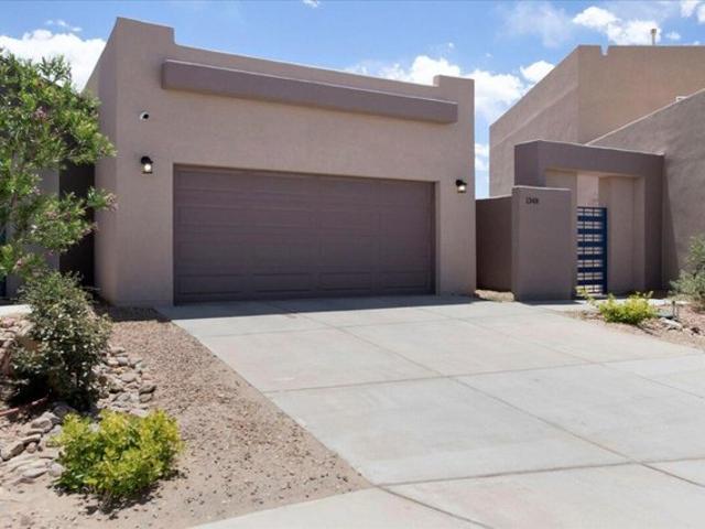 1348 Tierra Verde Loop NW, Los Lunas, NM 87031
