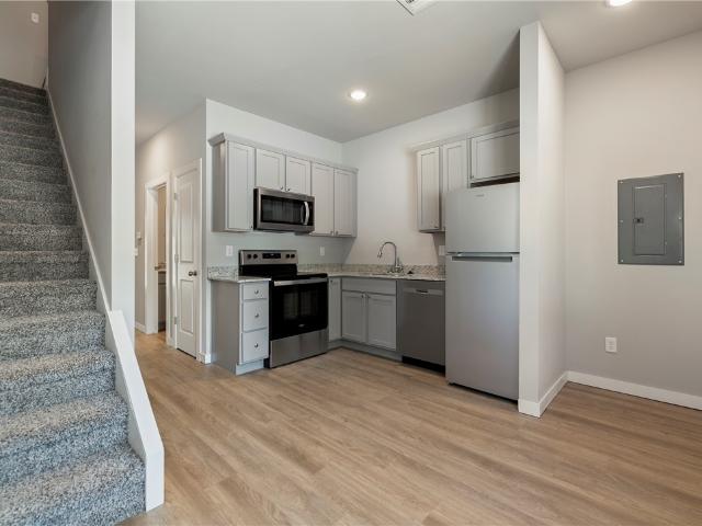 1348 West Avenue 101