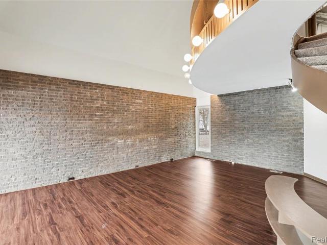 13490 Lakebrook Drive