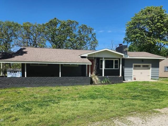 13496 Hickory Dr, Neosho, MO 64850
