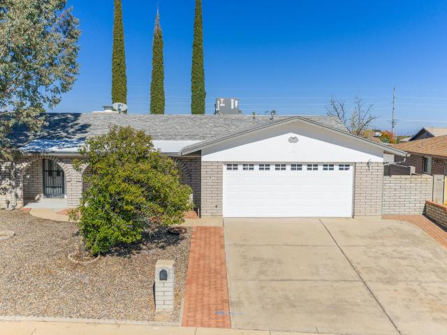 1349 CHOLLA Circle