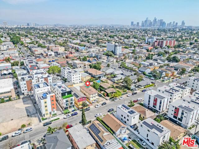 1349 W 35th Place