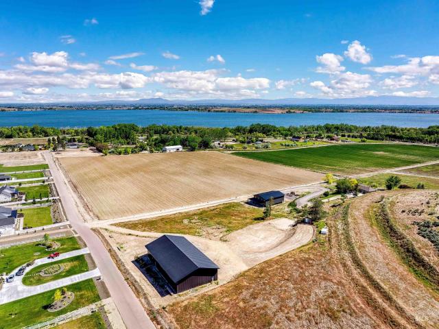13403 Lakeside Ln