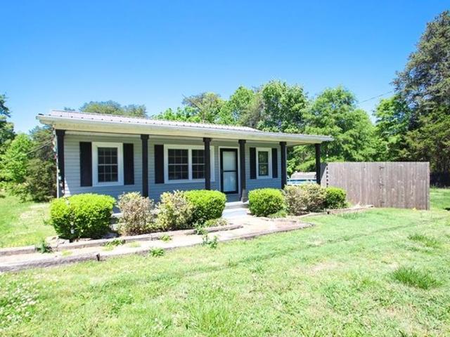 13400 Old Kentucky Rd, Walling, TN 38587