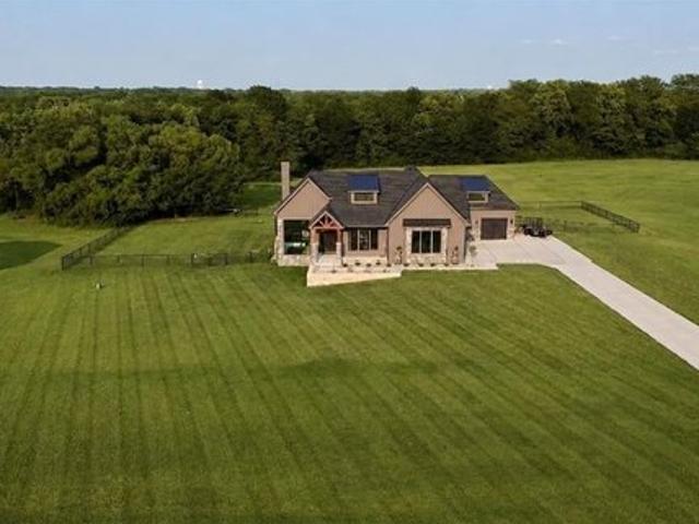 13405 Woodland Ranch Dr, Lone Jack, MO 64070