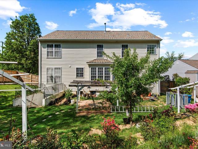 13408 Vista Forest Dr, Woodbridge, VA 22192 | MLS #VAPW2117
