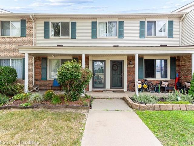 13408 Denver Cir N, Sterling Heights, MI 48312