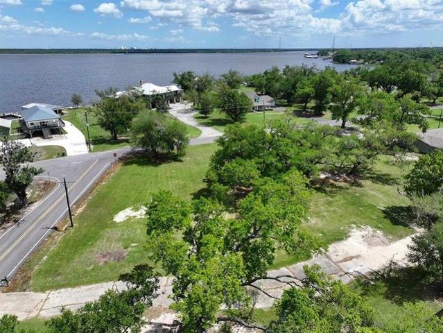 1340 Marine Dr, Sulphur, LA 70665