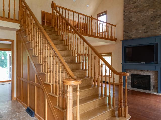 1340 Barrington Woods Dr