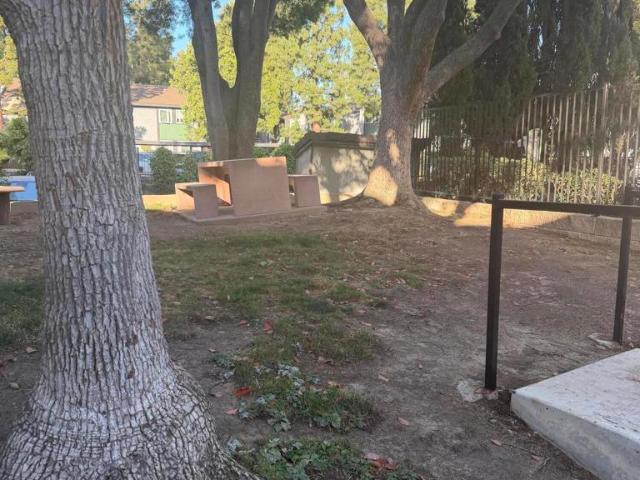 1340 E Hillcrest Drive 10
