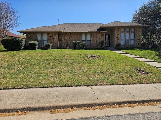 1340 Grand Teton Dr, Desoto, TX 75115