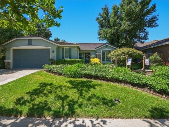 1340 Table Mountain Dr, Plumas Lake, CA 95961