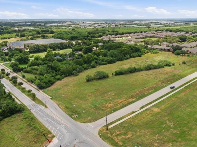 1340 W Wbroad St, Mansfield, TX 76063