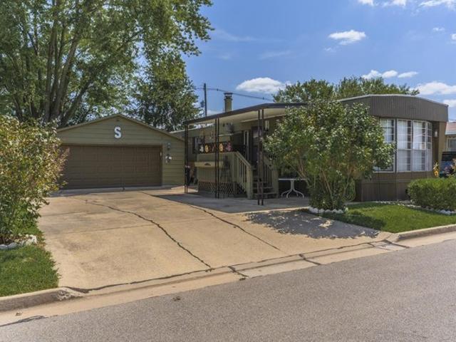 1340 13th St, Bloomington, IL 61704