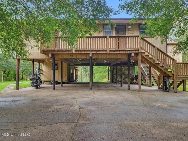 13410 River Rd, Gulfport, MS 39503
