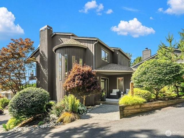 13419 Holmes Point Dr NE, Kirkland, WA 98034