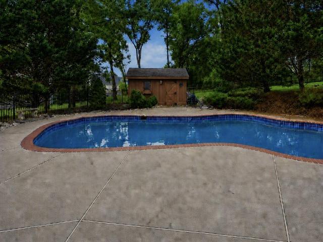 1341 Meadowview Drive