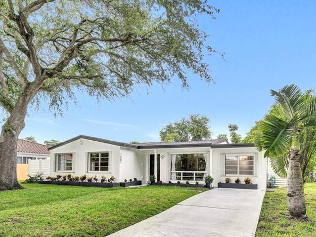 1341 N 30th Rd, Hollywood, FL 33021