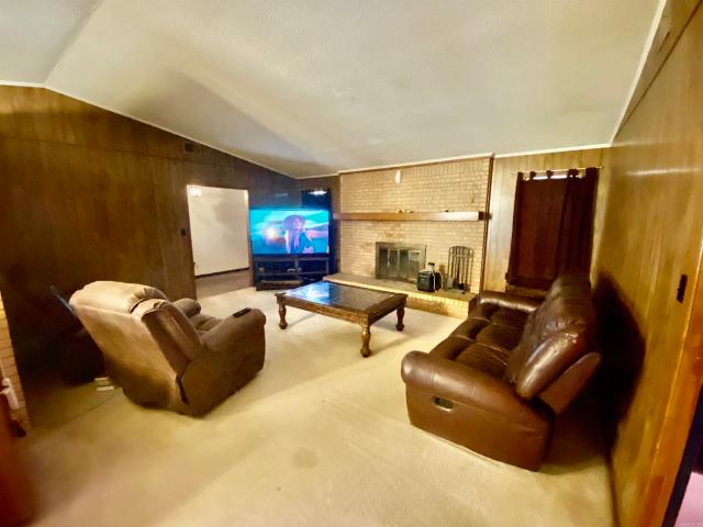 1341 Peppertree Ln