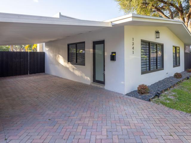 1341 SE 10th Ave, Fort Lauderdale, FL 33316 | MLS #B26010