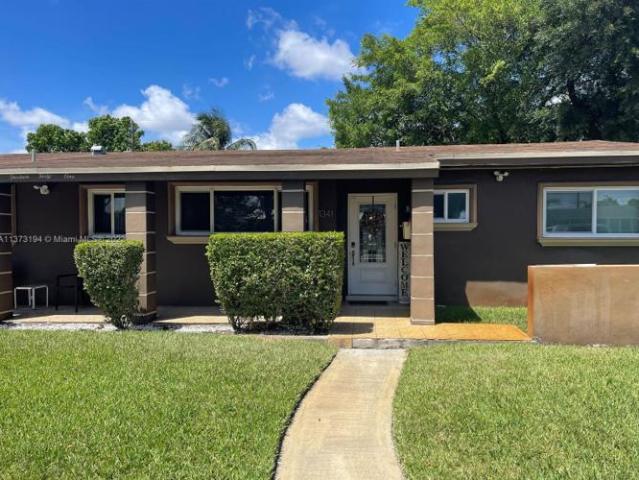 1341 175th St NW, Miami Gardens, FL 33169
