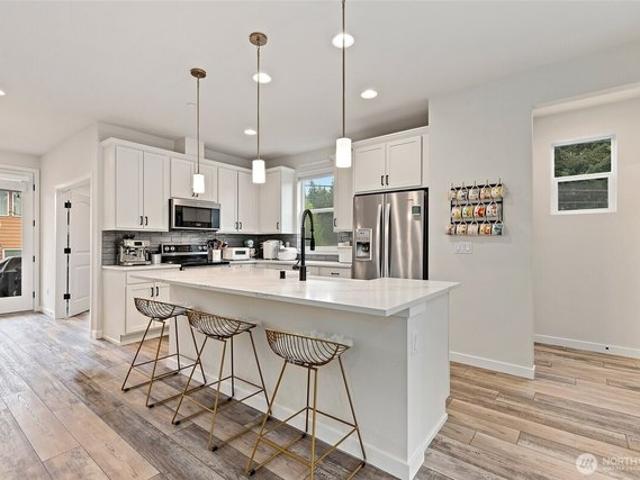 13420 Manor Way Unit A6, Lynnwood, WA 98087