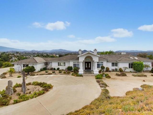 13427 Hilltop Pl, Valley Center, CA 92082