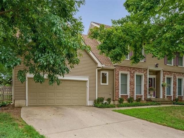 13424 W 70th Ter, Shawnee, KS 66216
