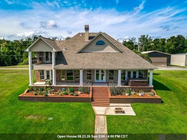 13428 Bayou Terrace Dr, Saint Amant, LA 70774