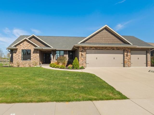 1342 Buckys Run, Howard, WI 54313